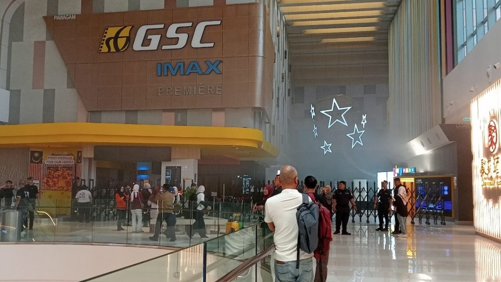 厨房惊传火警冒浓烟 布城IOI广场GSC急疏散 | 八度空间 8TV